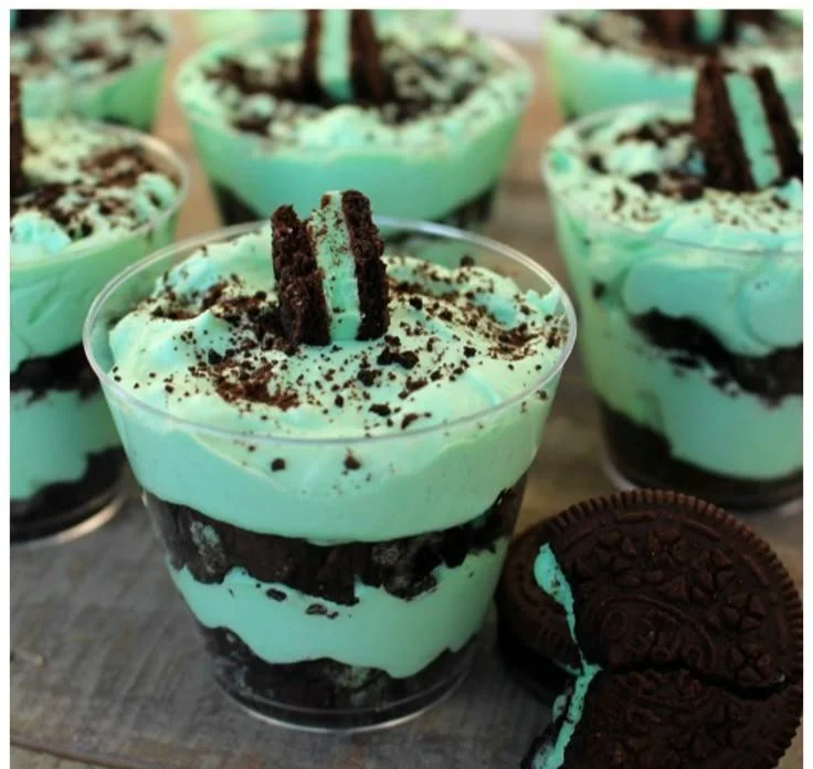 Mint Oreo Parfaits – WiseRecipes